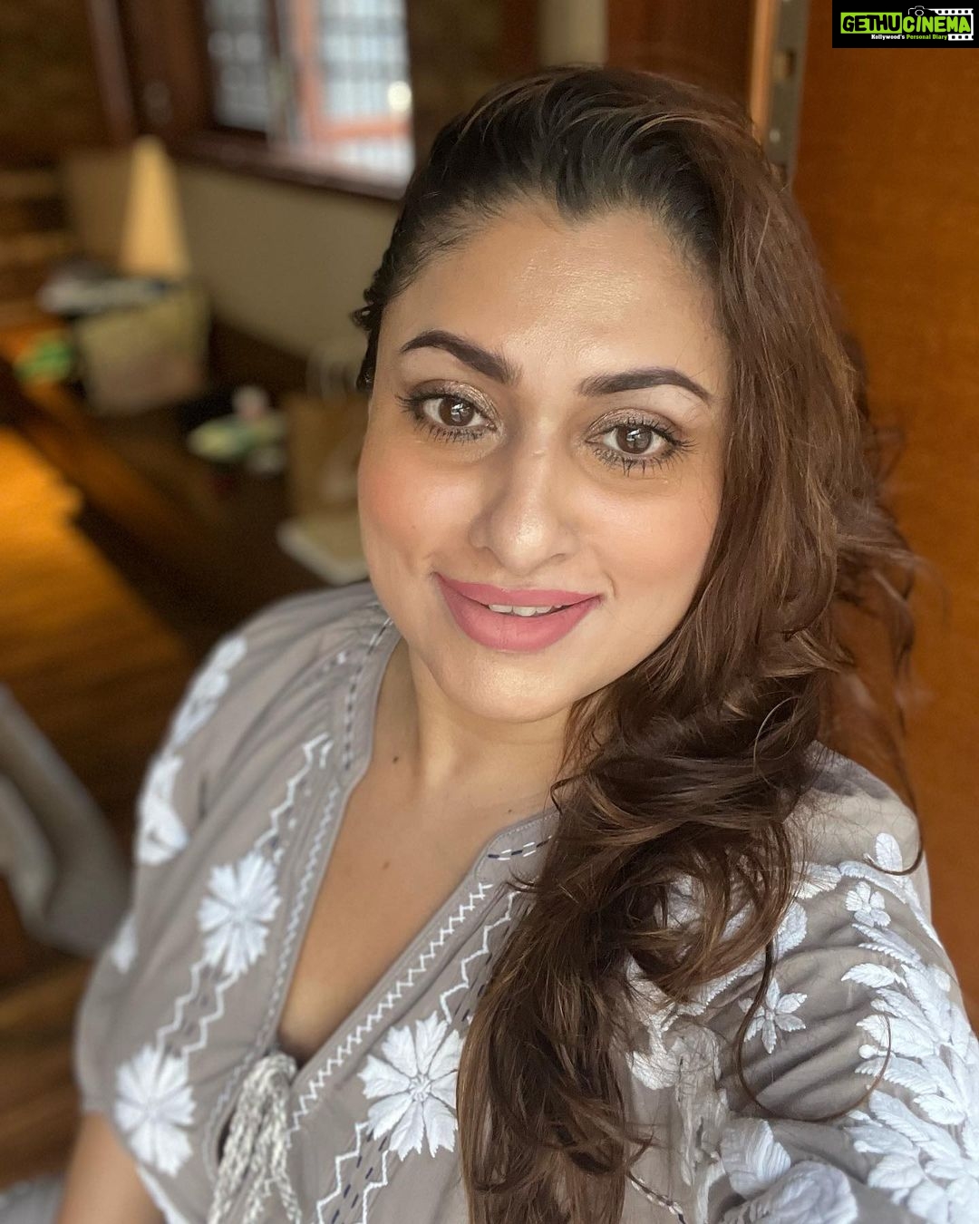 Malavika Instagram – she is all sorts of stop and stare ️‍🔥 | Gethu Cinema