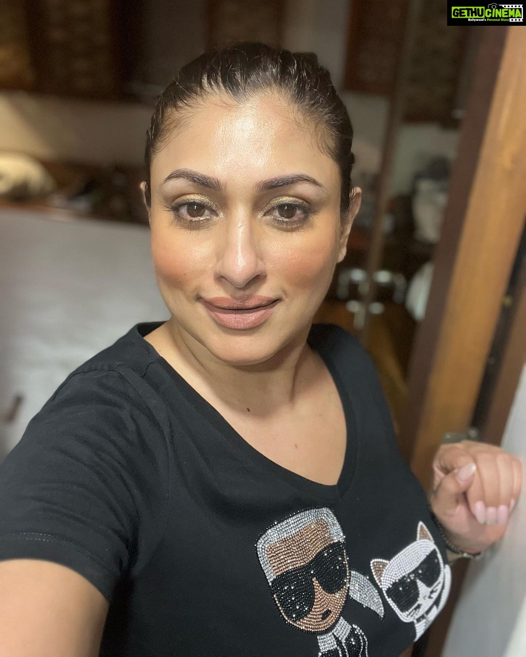 Malavika Instagram – Confidence Level: Selfie with no Filter. | Gethu Cinema