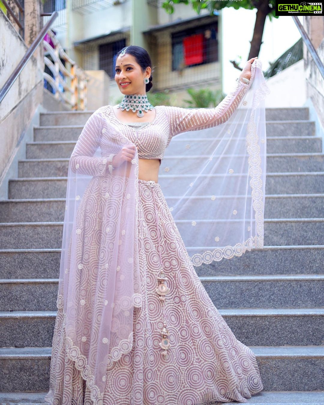 Priya Marathe Instagram – Now here try to my level recreate ...