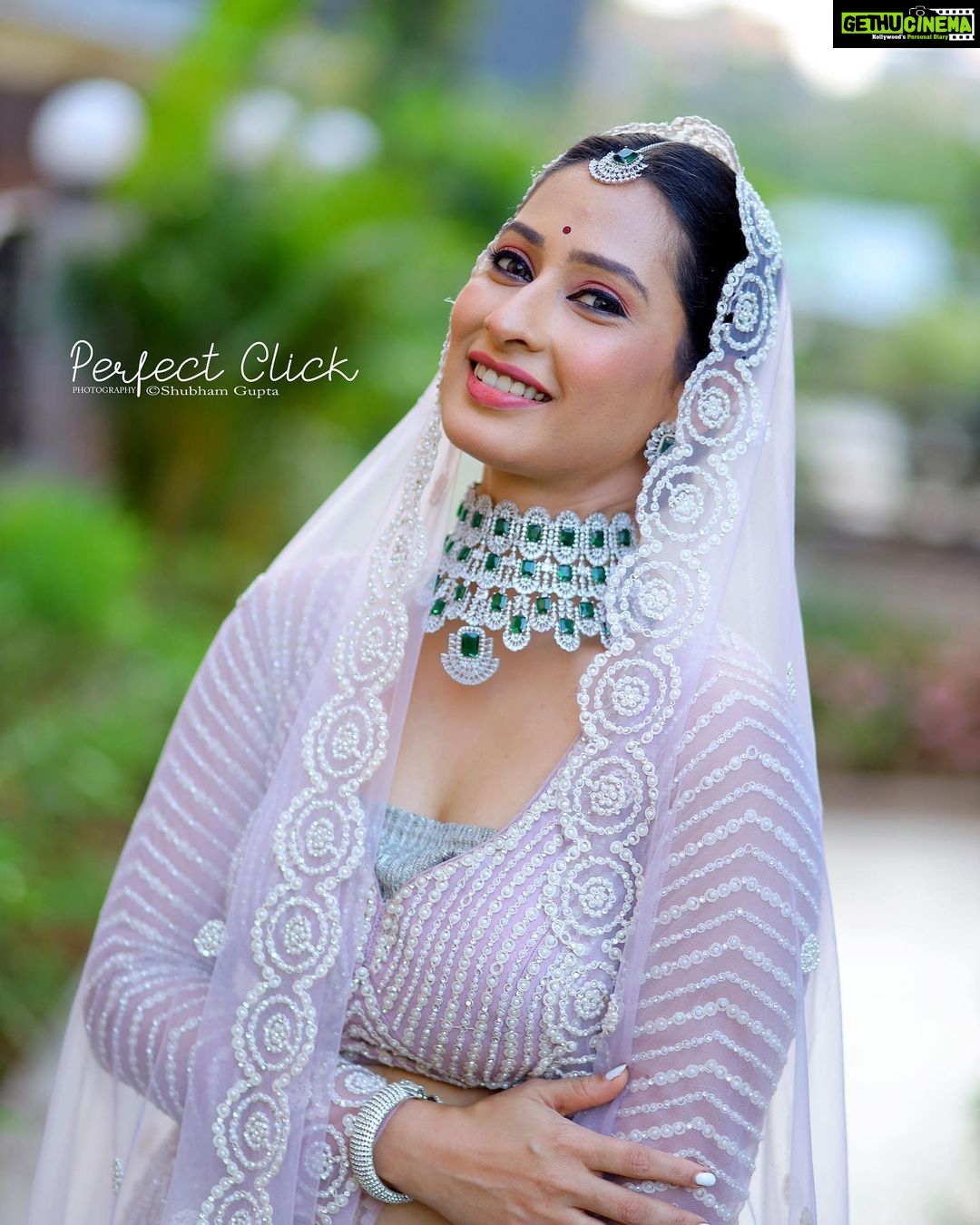 Priya Marathe Instagram – Now here try to my level recreate ...