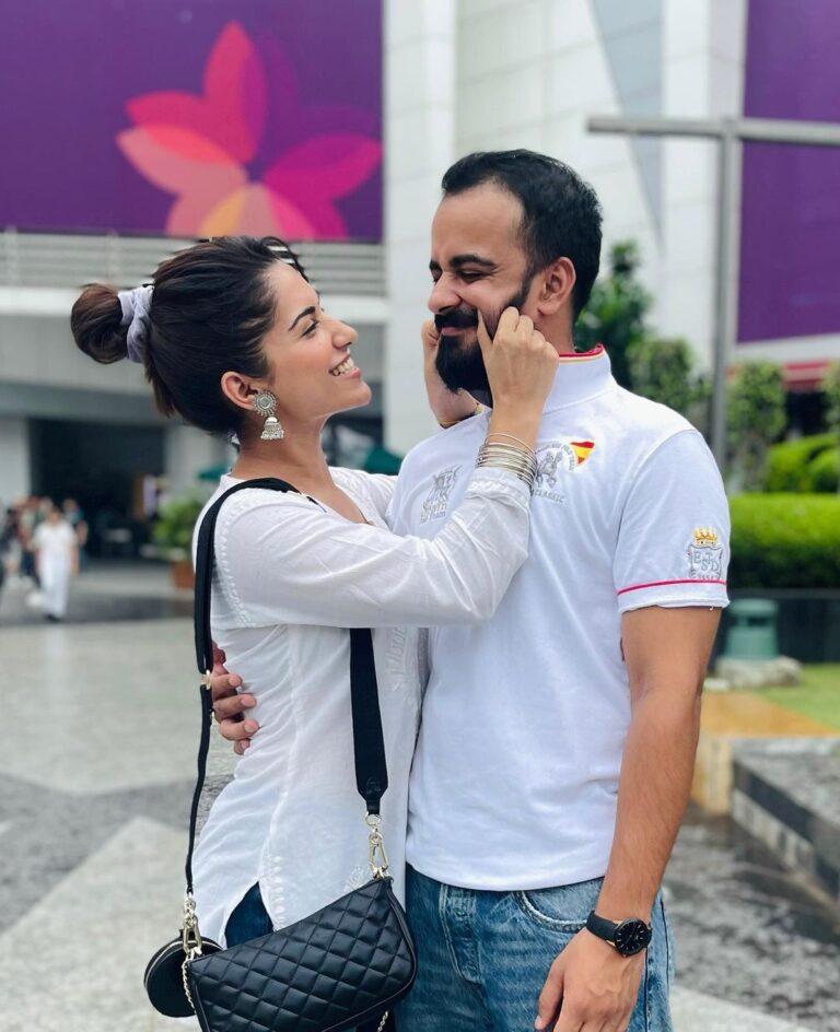 Actress Ruhani Sharma HD Photos and Wallpapers September 2022 | Gethu ...