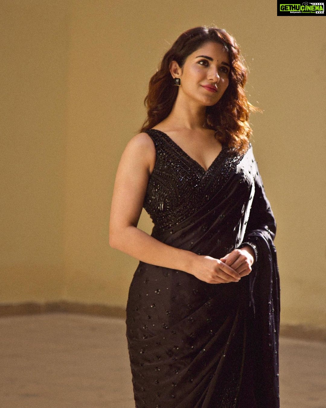 Ruhani Sharma Instagram – 🥀 . . . . . 📸 @shubhisharmalive Wearing ...