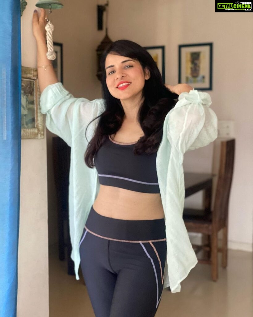 Actress Simple Kaul HD Instagram Photos and Wallpapers May 2023 | Gethu ...