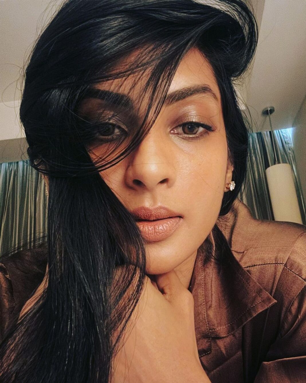 Actress Sriya Reddy HD Photos and Wallpapers June 2023 - Gethu Cinema