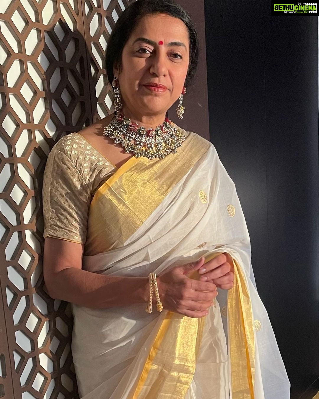Suhasini Maniratnam Instagram – I am wearing this beautiful pichakam ...