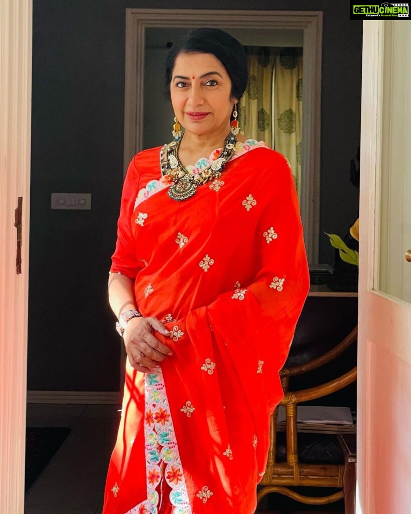 Actress Suhasini Maniratnam HD Instagram Photos and Wallpapers May 2023 ...