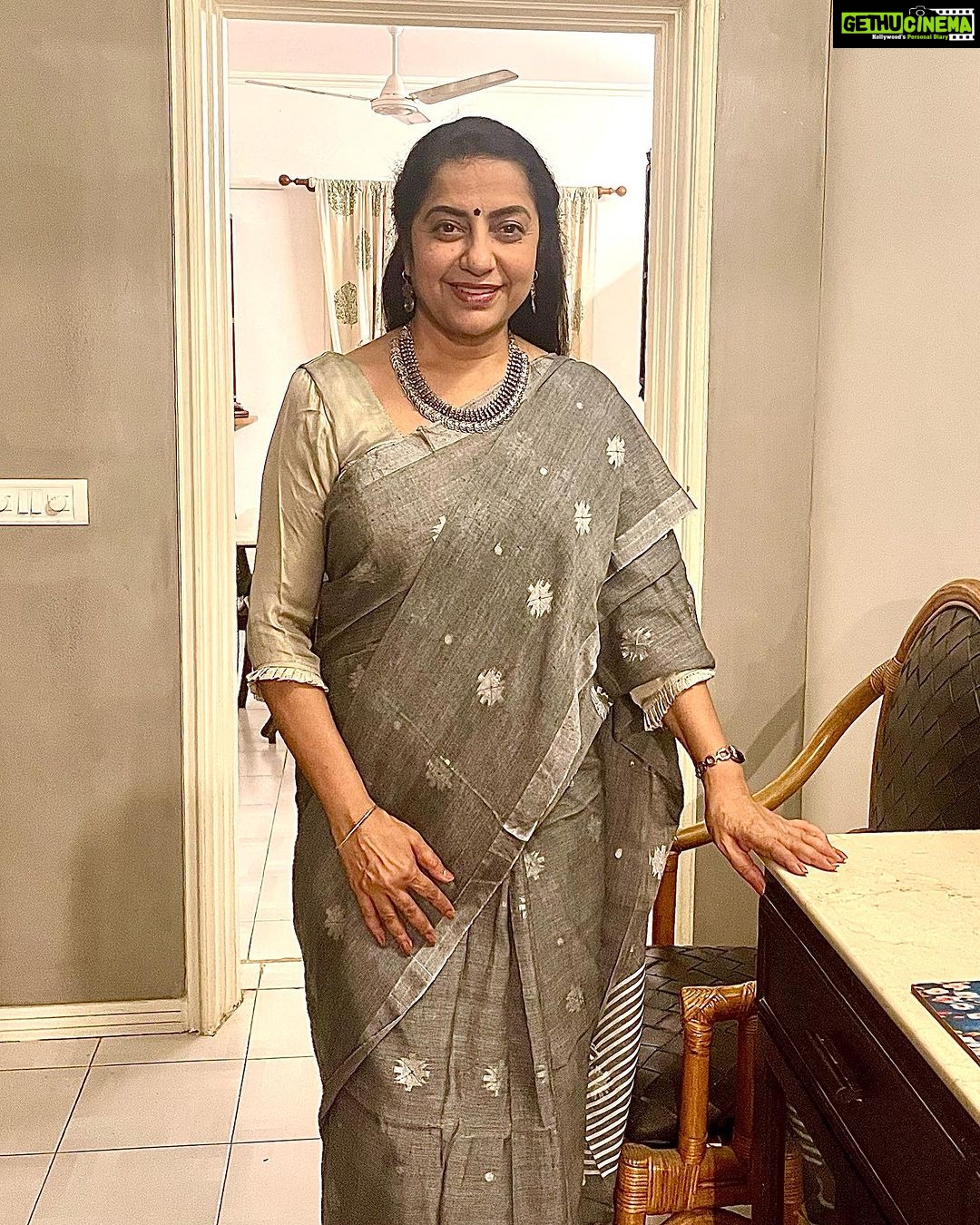 Suhasini Maniratnam Instagram – My comfort zone. Cotton saree. Long ...