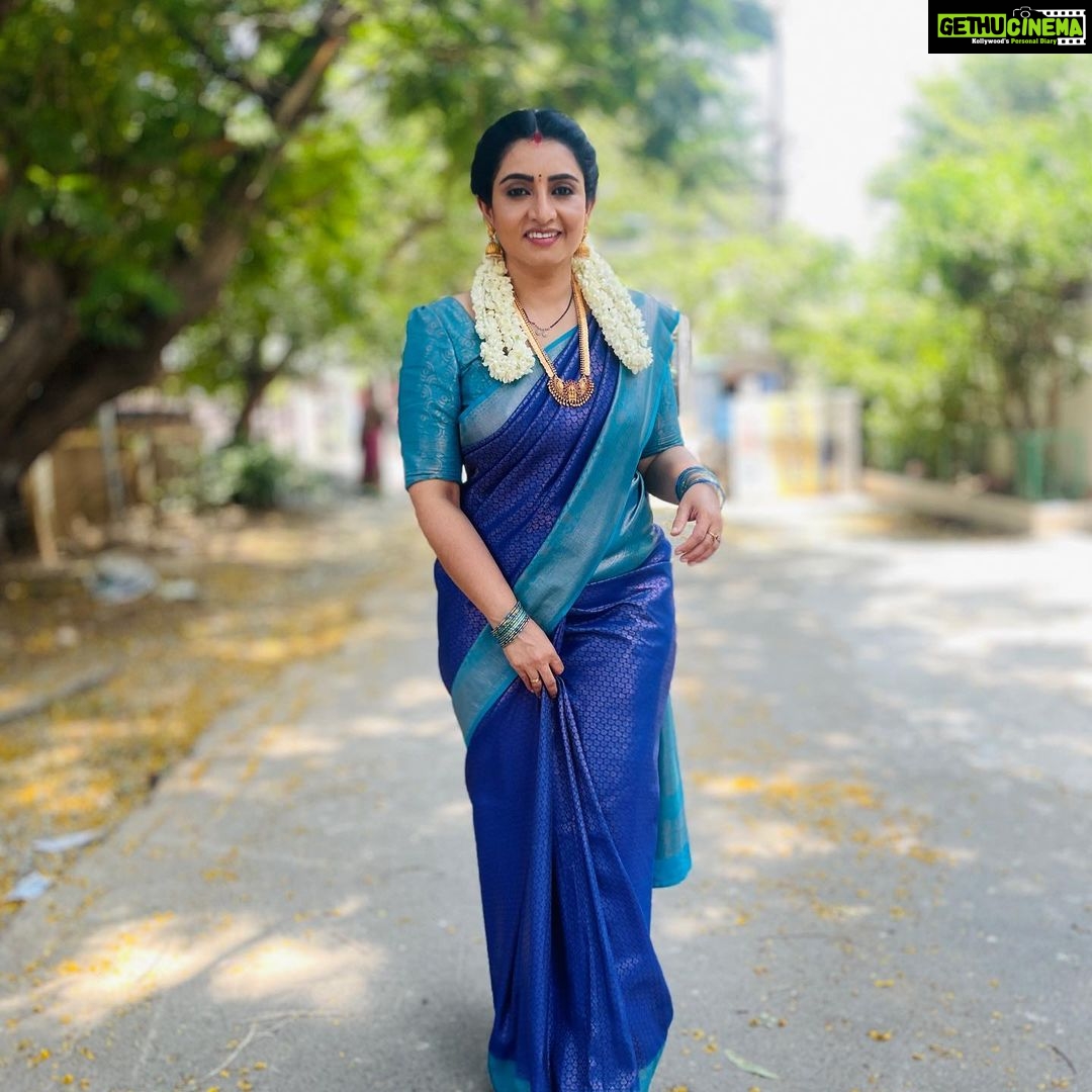 Sujitha Instagram – Click 📸 Work gap ல photo 🤩 Beautiful saree and ...
