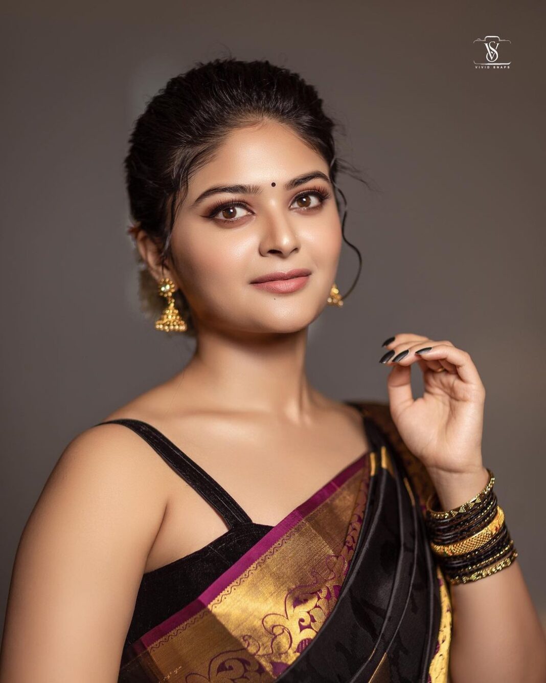 Actress Vaibhavi Shandilya HD Photos and Wallpapers May 2023 | Gethu Cinema