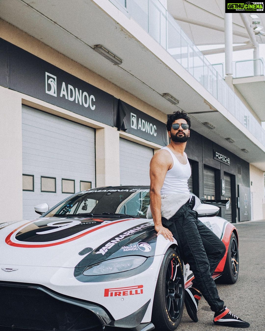 Actor Vicky Kaushal HD Instagram Photos and Wallpapers May 2023 | Gethu ...