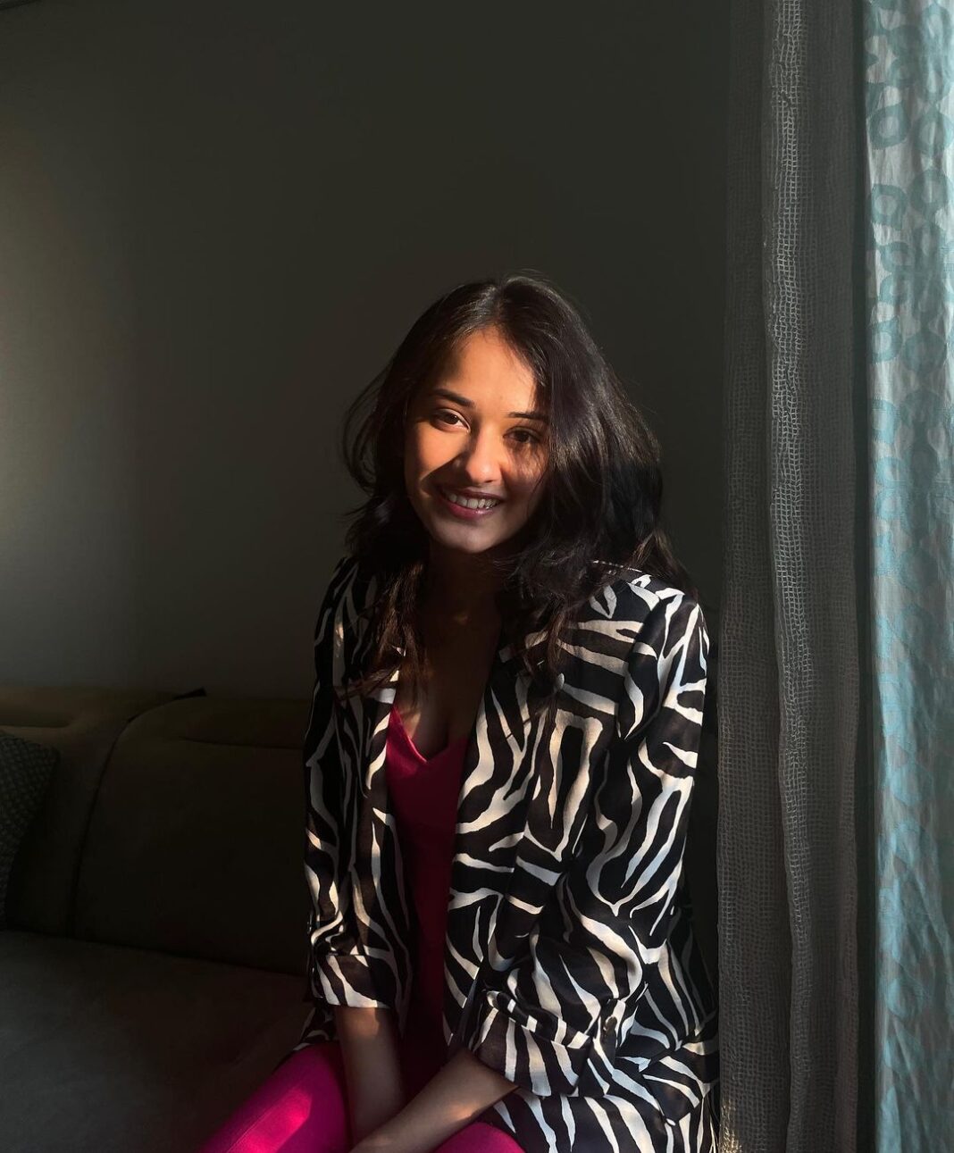 Actress Virti Vaghani HD Photos and Wallpapers April 2023 | Gethu Cinema