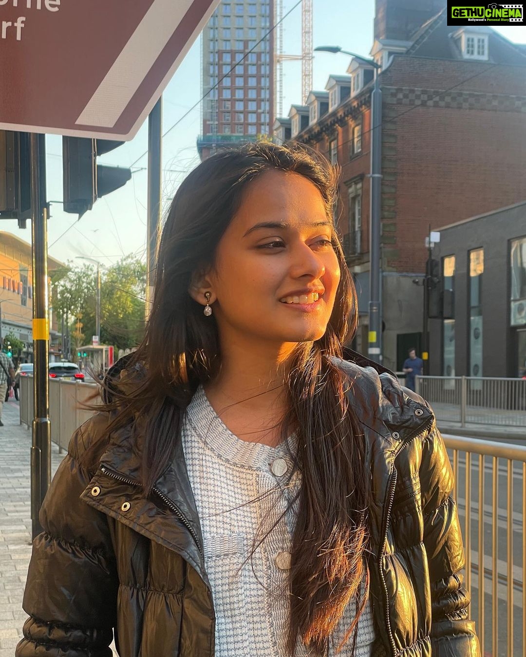 Virti Vaghani Instagram – Sun kissed☀️ Birmingham, United Kingdom ...