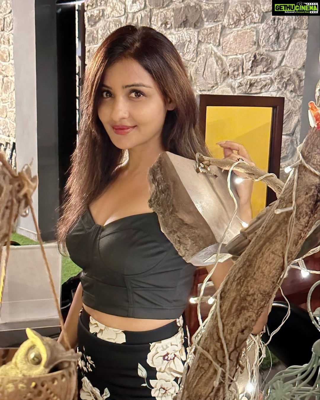 Chhavi Pandey Instagram – 🌹 ️💃 | Gethu Cinema