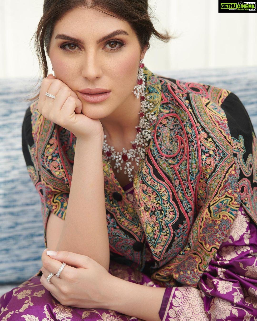 Actress Elnaaz Norouzi HD Instagram Photos and Wallpapers August 2023 ...