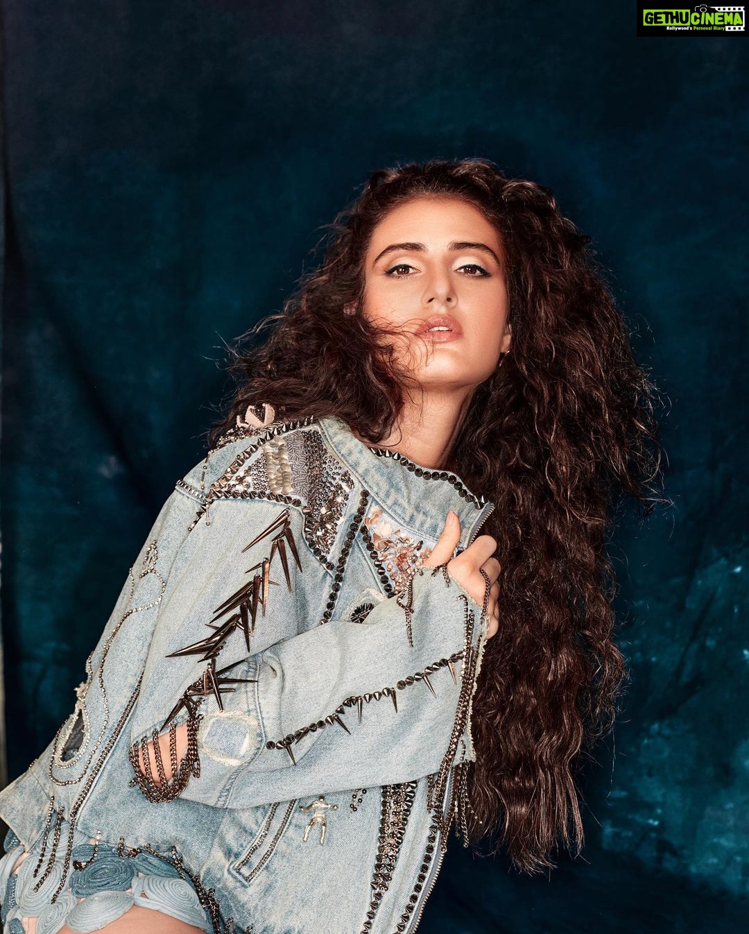 Fatima Sana Shaikh Instagram – Denim overloaded Make up @richie_muah ...