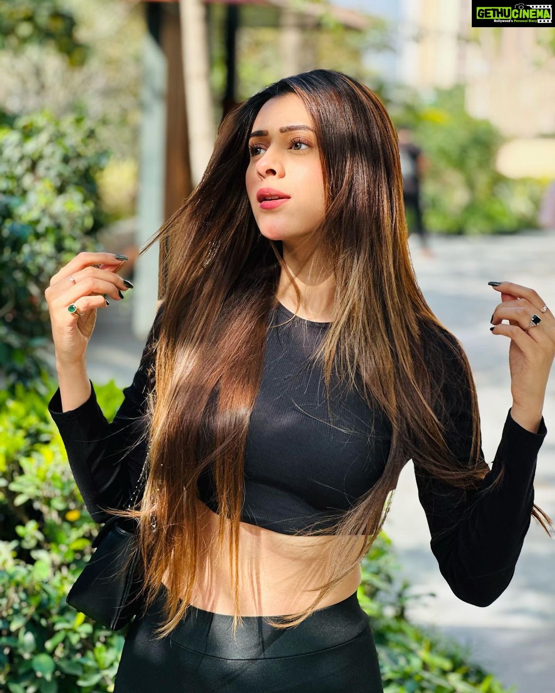 Actress Hiba Nawab HD Instagram Photos and Wallpapers June 2023 | Gethu ...