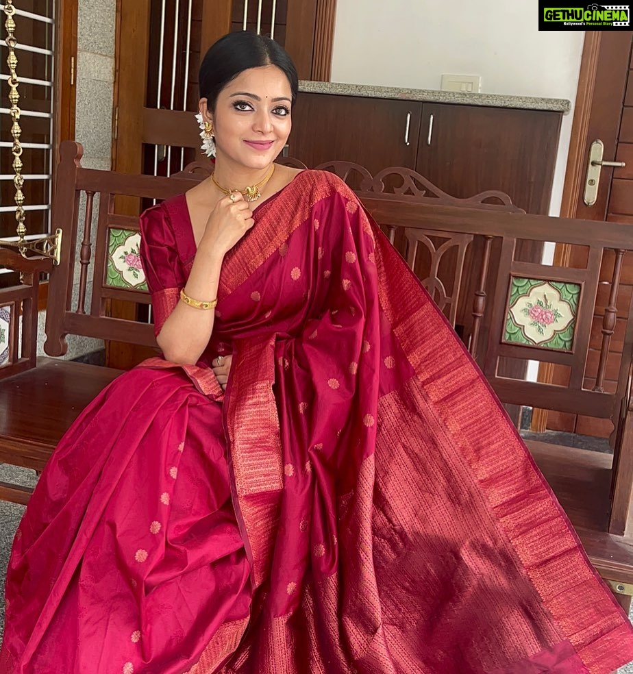 Janani Iyer Instagram – அனைவருக்கும் இனிய தமிழ் புத்தாண்டு நல் ...
