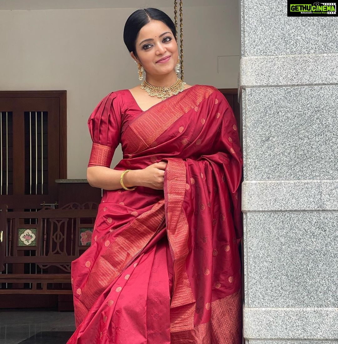 Janani Iyer Instagram – அனைவருக்கும் இனிய தமிழ் புத்தாண்டு நல் ...