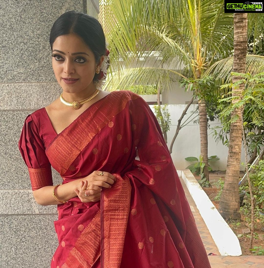 Janani Iyer Instagram – அனைவருக்கும் இனிய தமிழ் புத்தாண்டு நல் ...