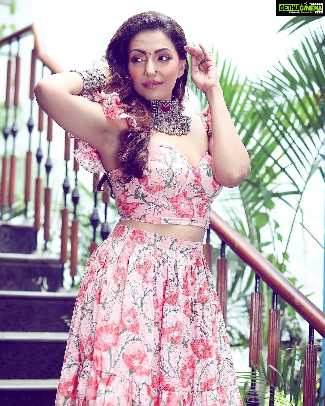 Actress Navina Bole HD Instagram Photos and Wallpapers August 2023 ...