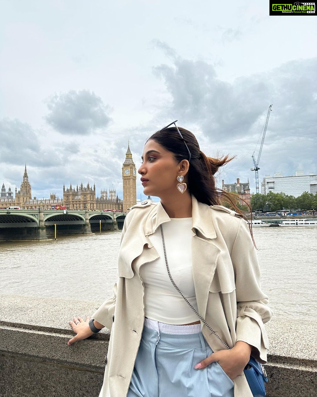 Nimrit Kaur Ahluwalia Instagram – when in London 🤍 | Gethu Cinema