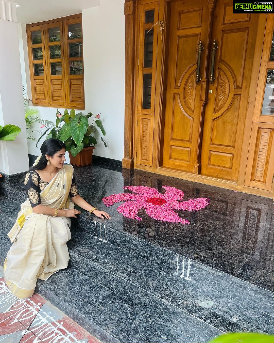 Actress Rithika Tamil Selvi HD Instagram Photos and Wallpapers ...