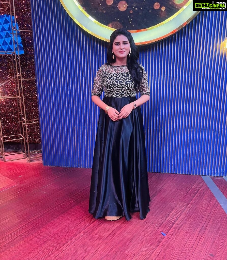 Actress Rithika Tamil Selvi HD Instagram Photos and Wallpapers August ...