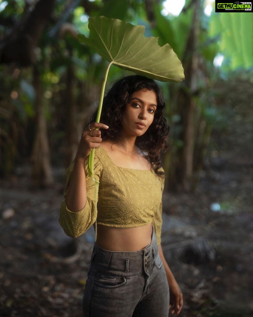 Actress Roshini Haripriyan HD Instagram Photos and Wallpapers June 2023 ...
