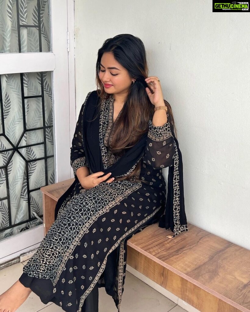 Actress Shaalin Zoya HD Instagram Photos and Wallpapers July 2023 ...