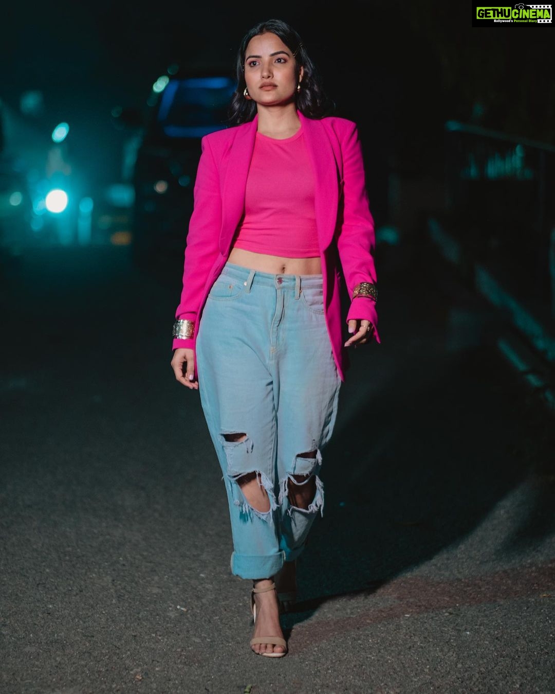 Actress Siri Hanumanth HD Instagram Photos and Wallpapers May 2023 ...