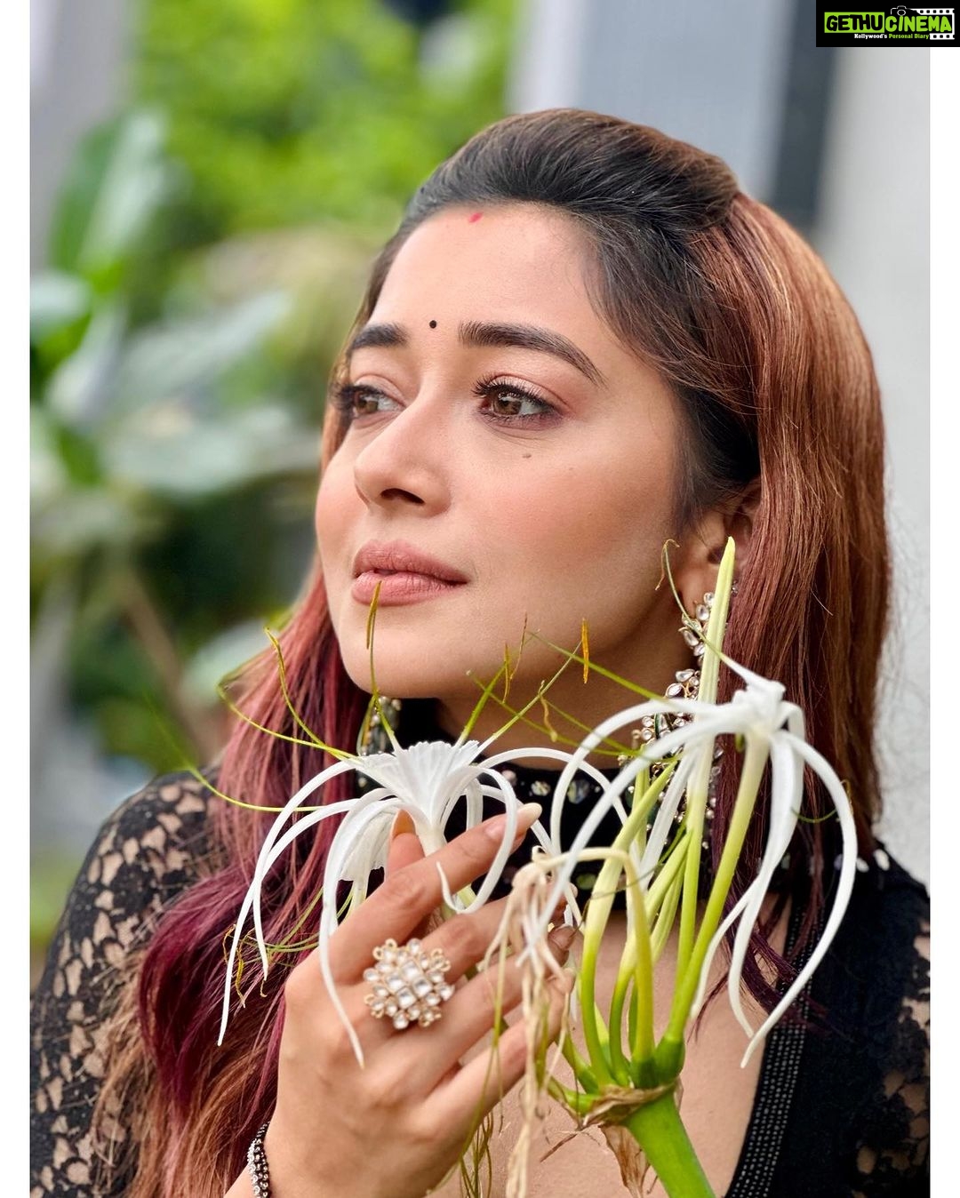 Tina Datta Instagram – Aa gaya hai Surili ki life mein bohat bada ...