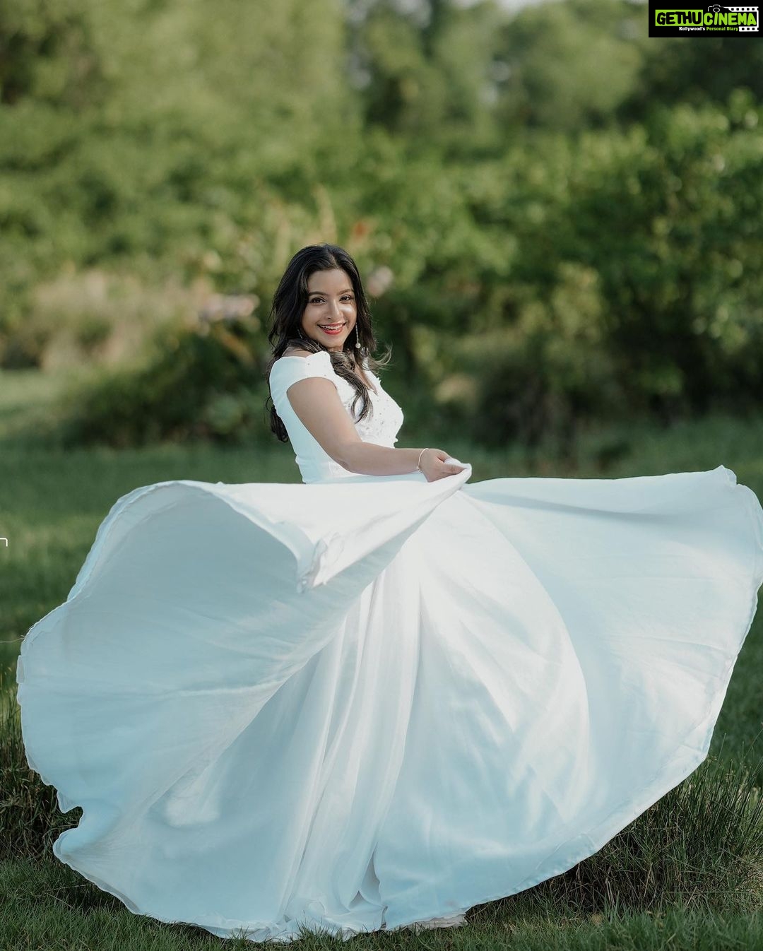 Actress Alphy Panjikaran HD Instagram Photos and Wallpapers July 2023 ...