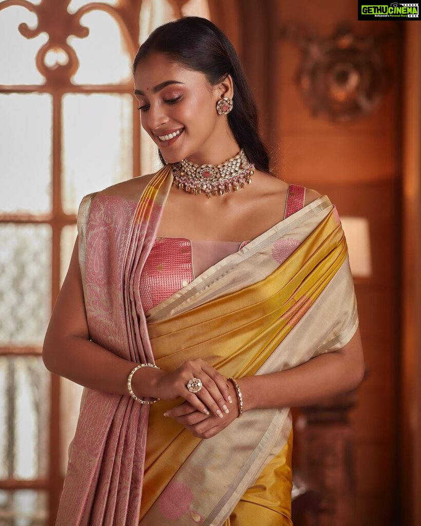 Model Anukreethy Vas HD Instagram Photos and Wallpapers September 2023 ...