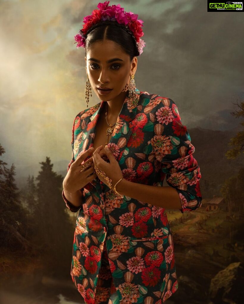 Model Anukreethy Vas HD Instagram Photos and Wallpapers September 2023 ...