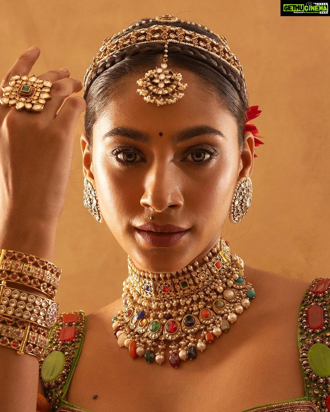 Model Anukreethy Vas HD Instagram Photos and Wallpapers September 2023 ...