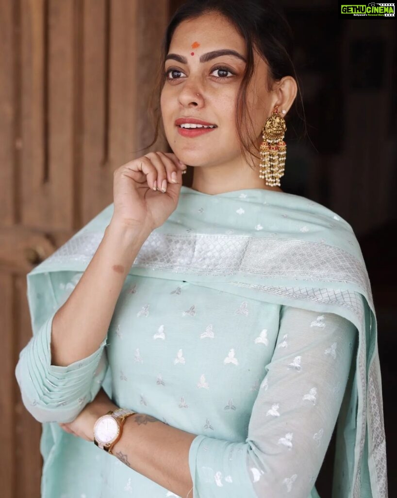 Actress Anusree HD Instagram Photos and Wallpapers June 2023 | Gethu Cinema