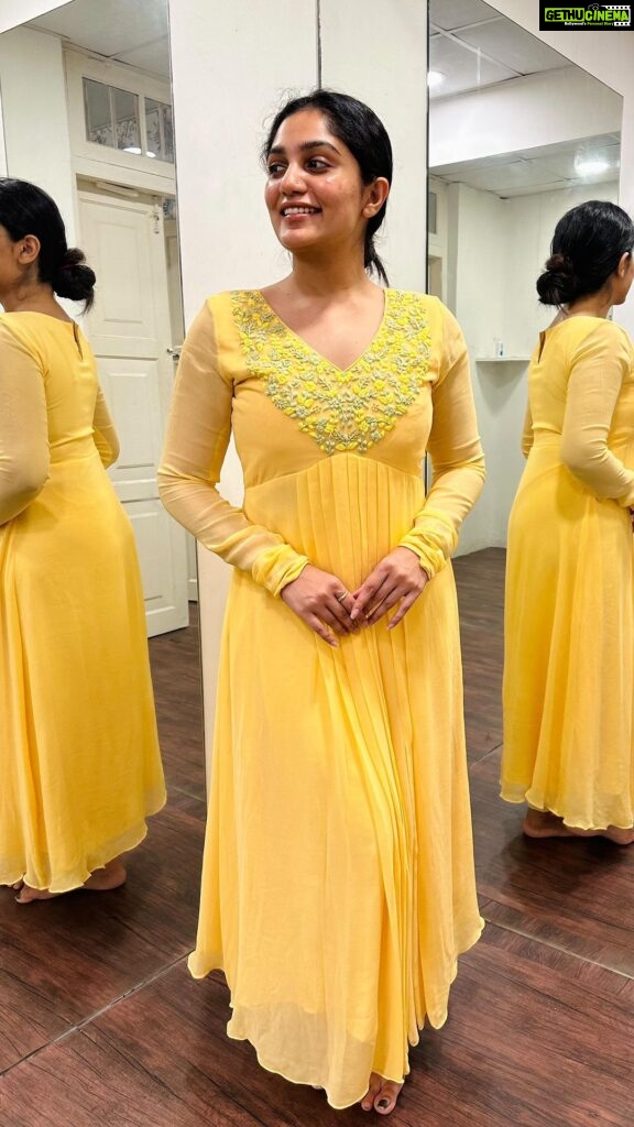Actress Arya HD Instagram Photos and Wallpapers August 2023 | Gethu Cinema