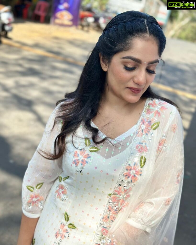 Actress Arya HD Instagram Photos and Wallpapers May 2023 | Gethu Cinema