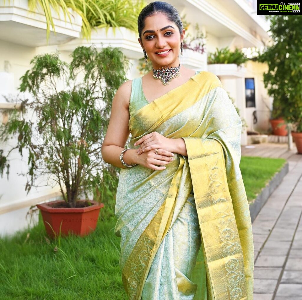 Actress Arya HD Instagram Photos and Wallpapers August 2023 | Gethu Cinema
