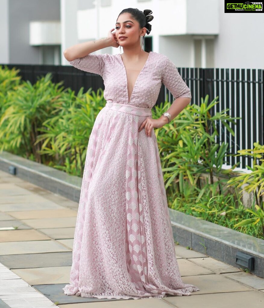 Actress Arya HD Instagram Photos and Wallpapers August 2023 | Gethu Cinema
