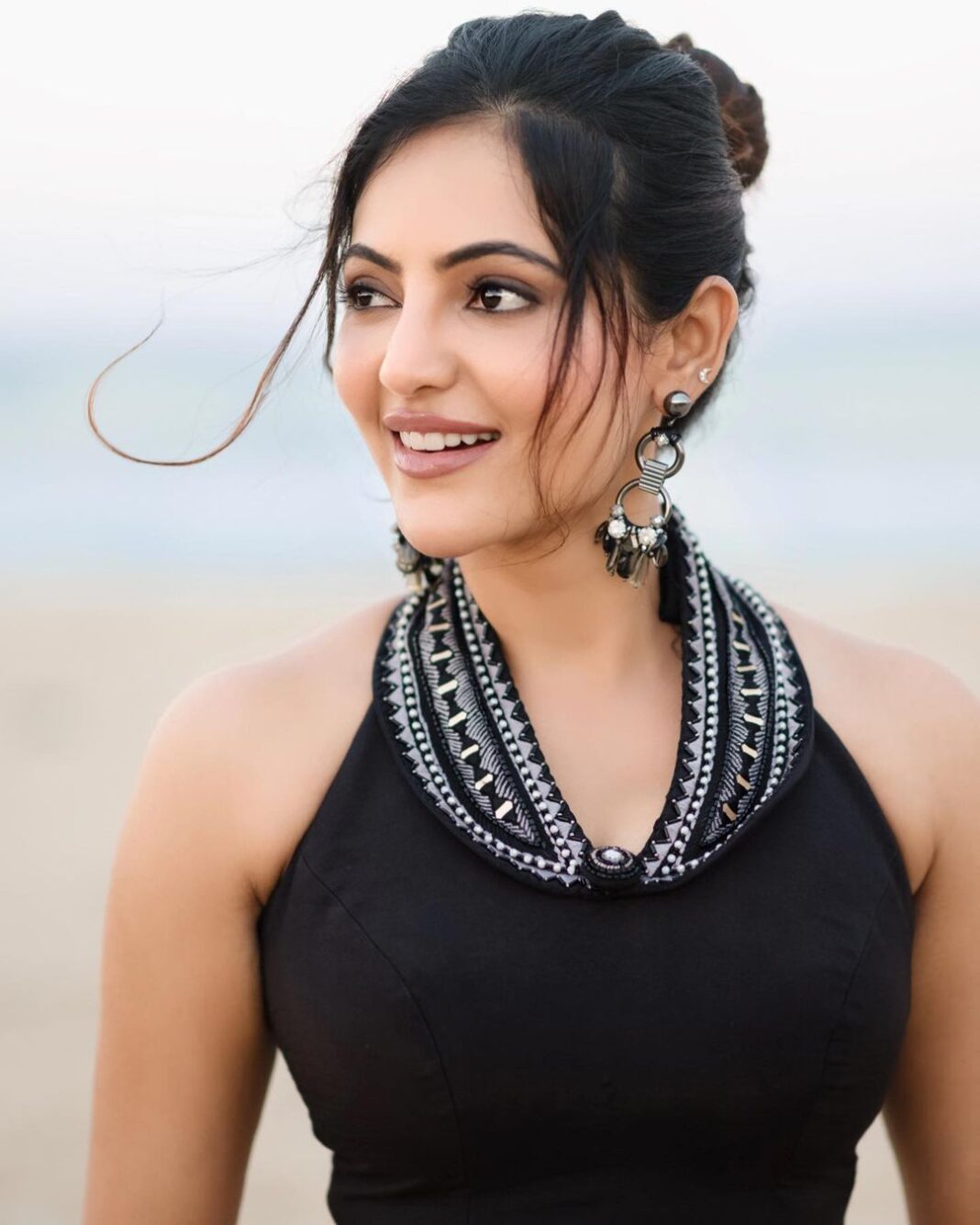 Actress Athulya Ravi HD Photos and Wallpapers August 2023 | Gethu Cinema