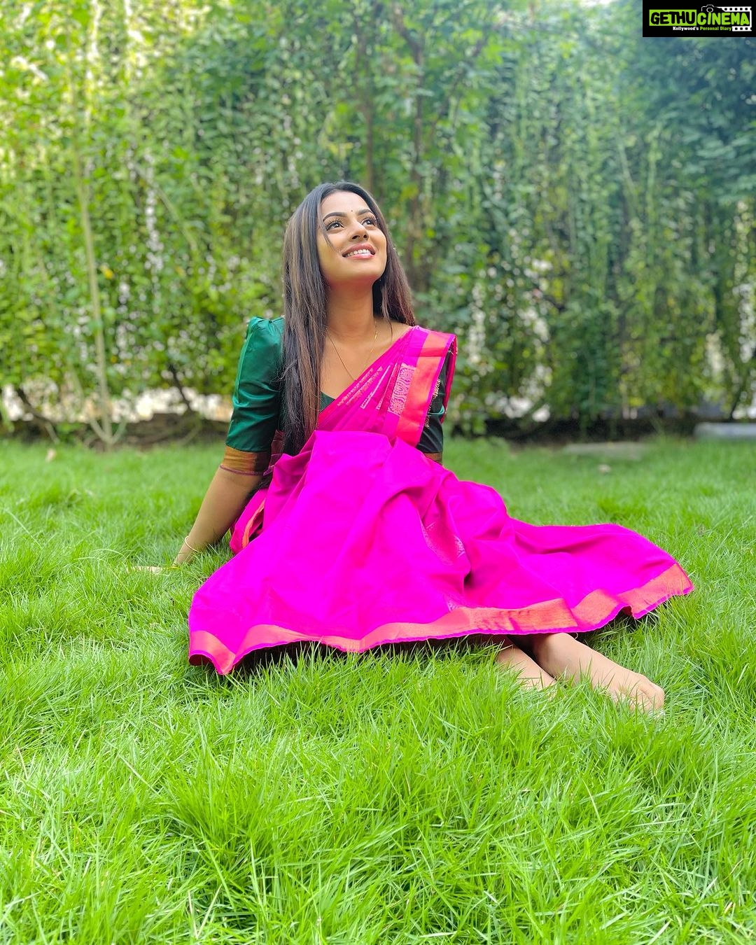 Actress Delna Davis HD Instagram Photos and Wallpapers July 2023 ...