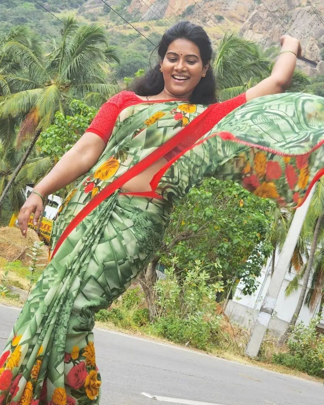 Actress Dhivya Duraisamy HD Photos and Wallpapers July 2023 | Gethu Cinema