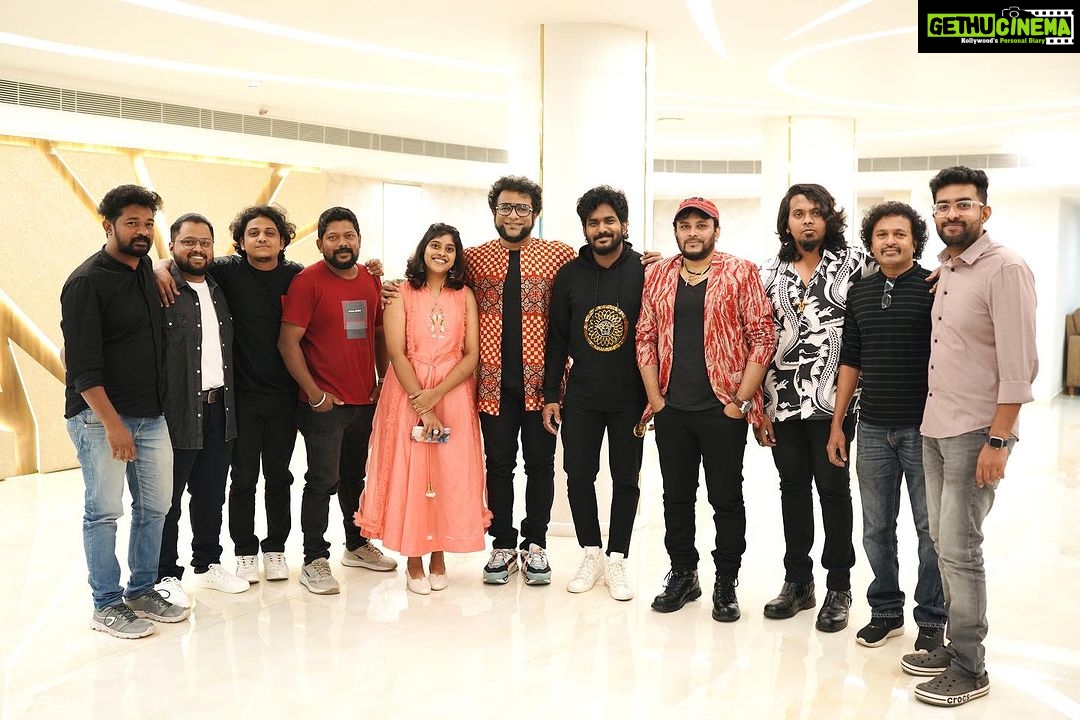 Singer Haricharan HD Instagram Photos and Wallpapers August 2023 ...