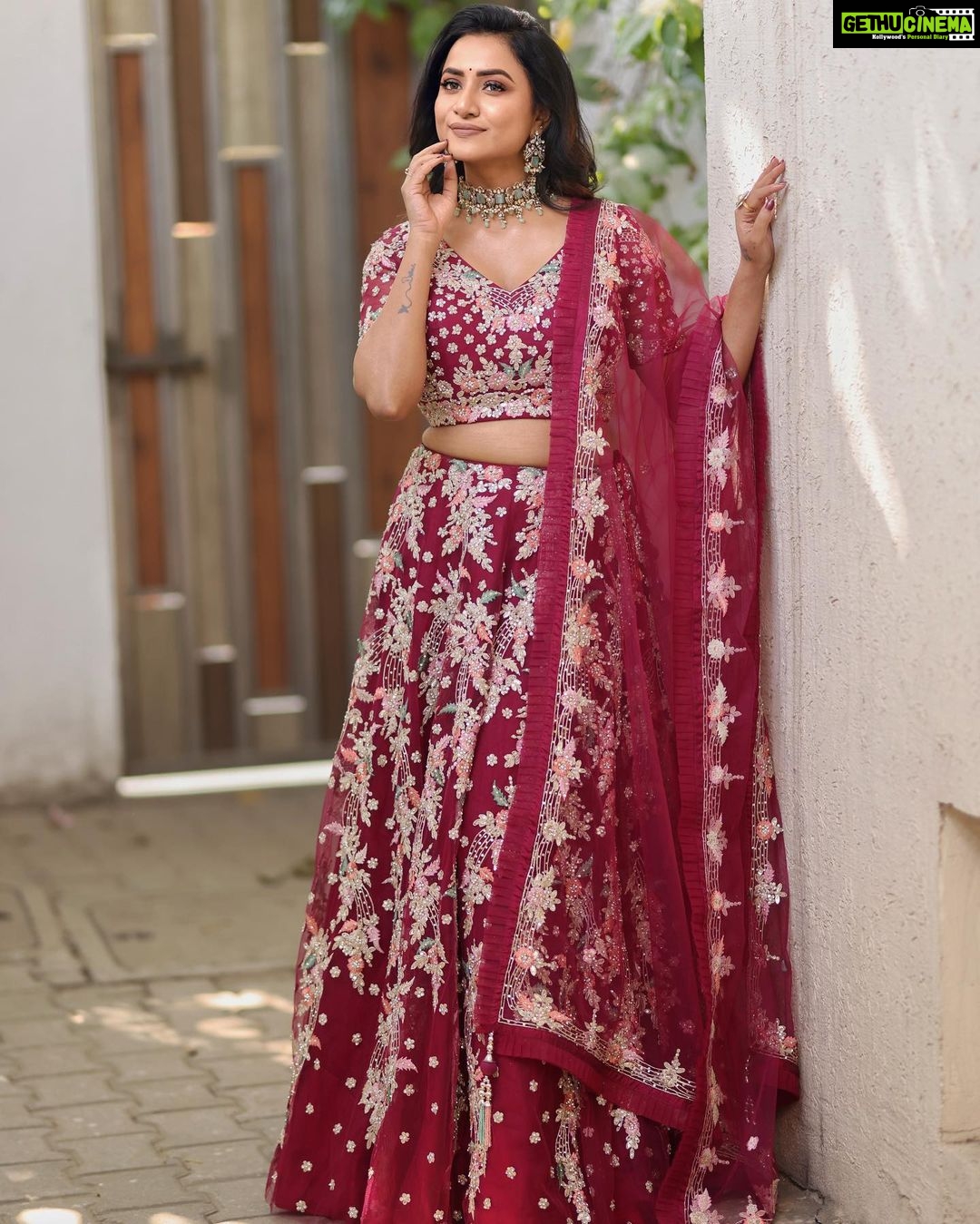 Actress Janani Ashok Kumar HD Instagram Photos and Wallpapers September ...