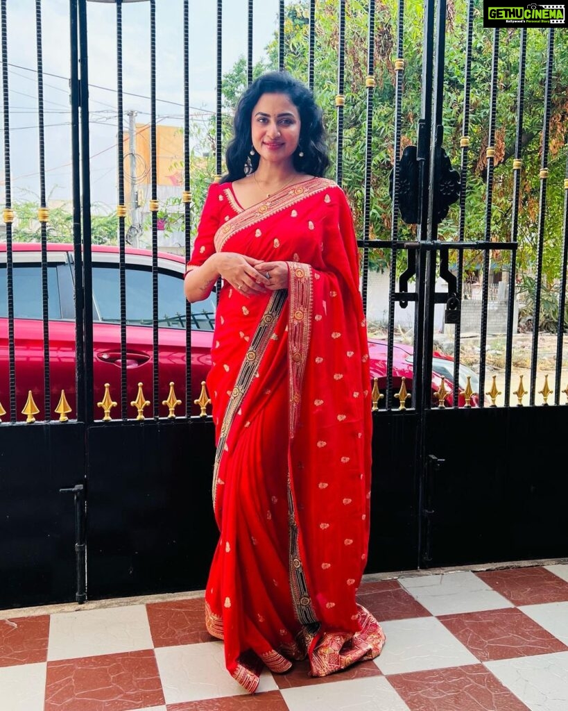 Actress Janani Ashok Kumar HD Instagram Photos and Wallpapers May 2023 ...