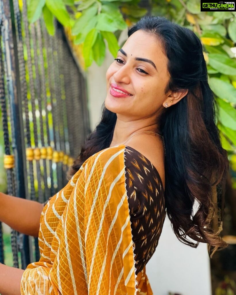 Actress Janani Ashok Kumar HD Instagram Photos and Wallpapers April ...