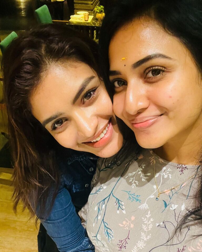 The Most Popular Instagram Photos of Janani Ashok Kumar: Top 10