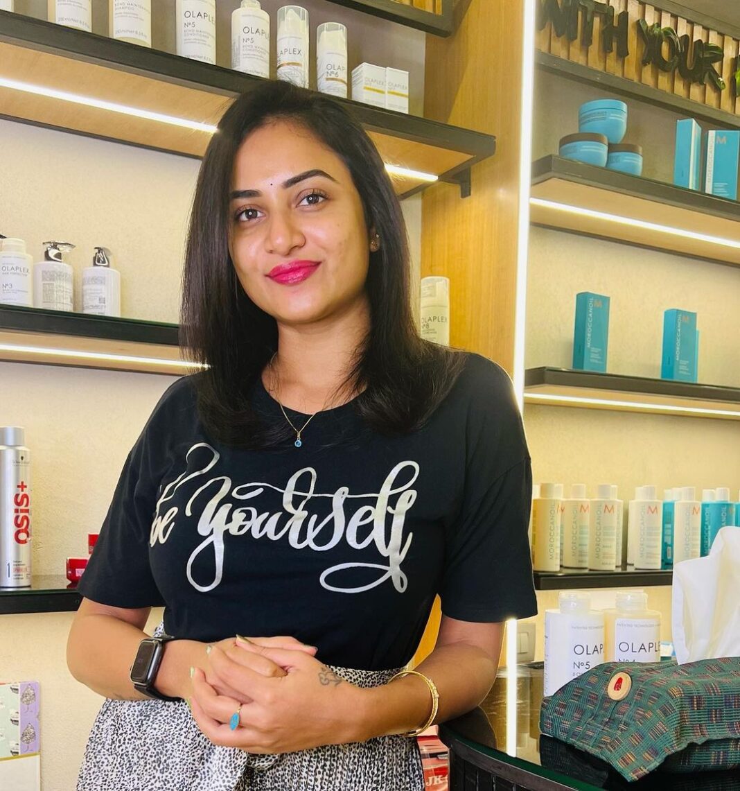 Actress Janani Ashok Kumar HD Photos and Wallpapers January 2023 ...