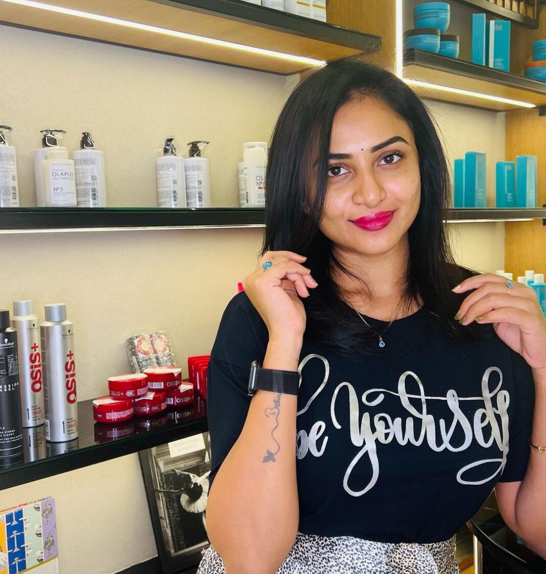 Actress Janani Ashok Kumar HD Photos and Wallpapers January 2023 ...